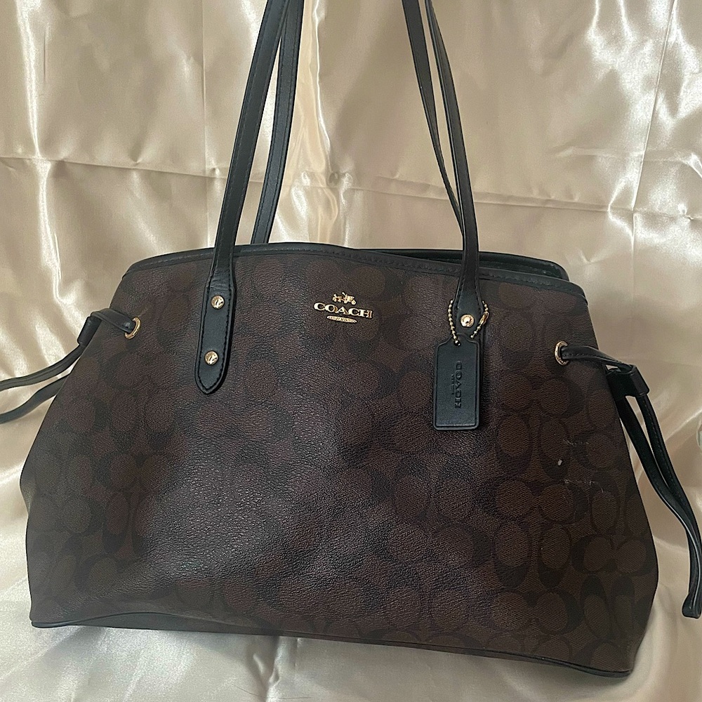 Coach Drawstring Carryall In Signature Canvas - Gem